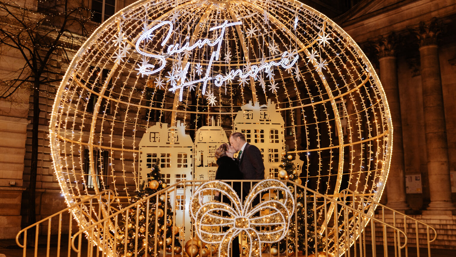 A very Paris Christmas Elopement with Laurie & Todd - The Paris Elopement